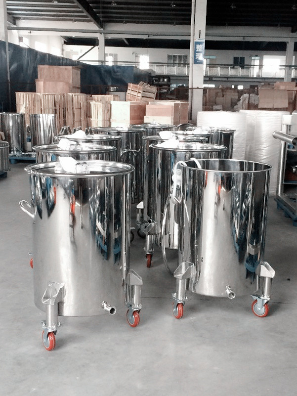 316L Stainless Steel Water Bucket , Dairy Storage Tanks With Wheels